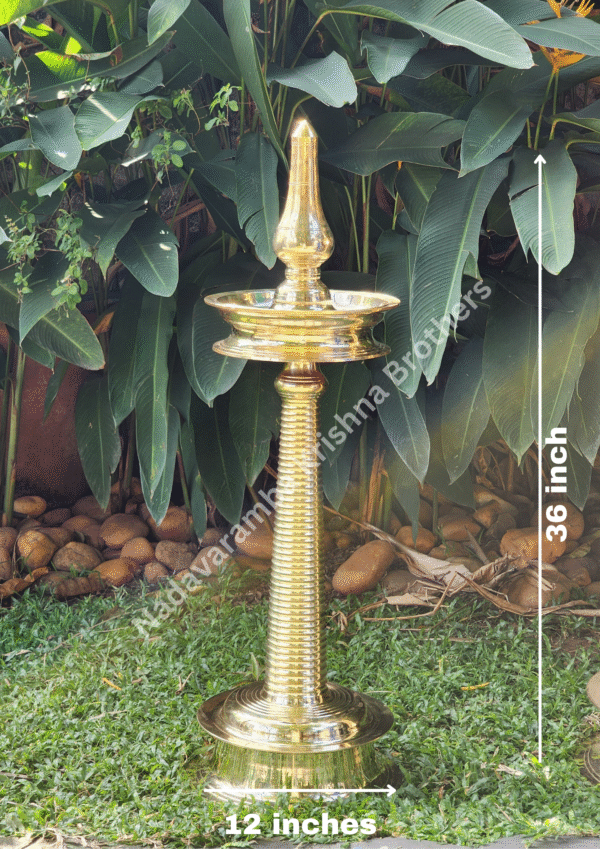 Brass Kerala Traditional Large Lamp/Vilakku - Nadavaramba